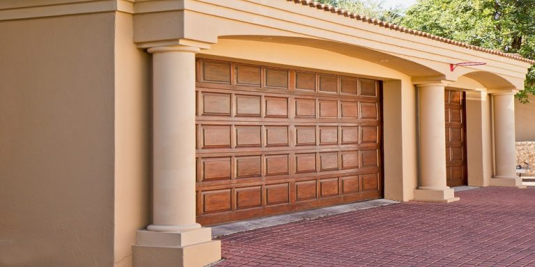 5 Materials for Contemporary Garage Doors